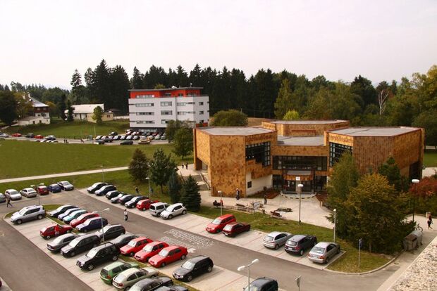 Žilinská univerzita prerušila výučbu. Študenti boli vyzvaní, aby ...